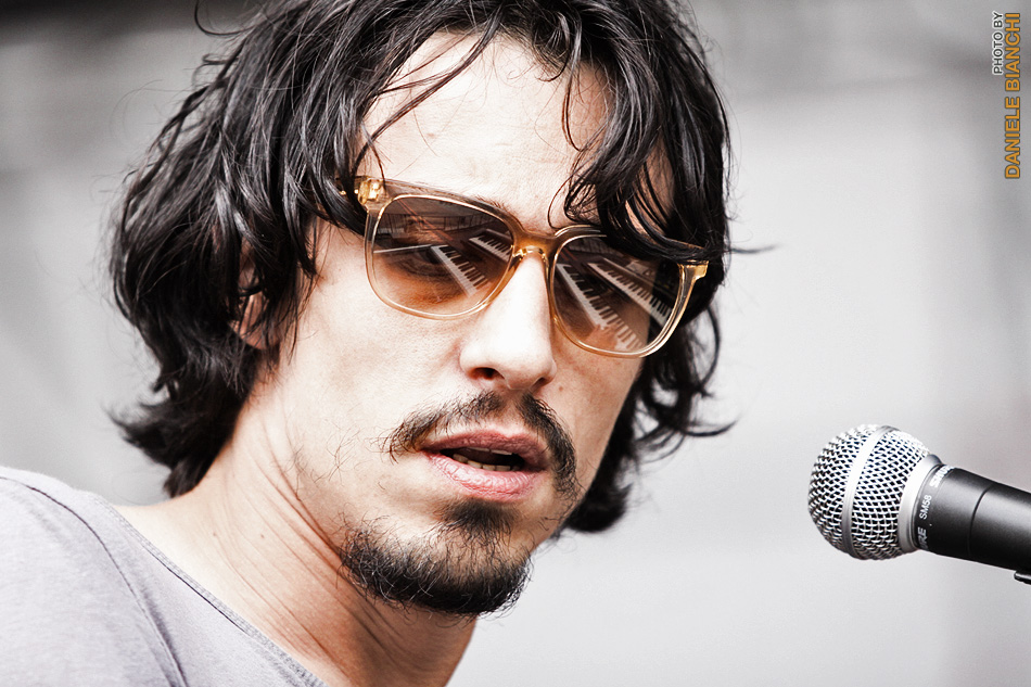 Alberto Ferrari (Verdena) Presidente di Giuria e Motta Live alla finale ...